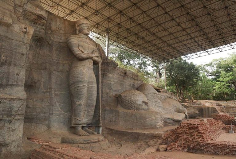 Gal Viharaya in Polonnaruwa | Travel Destination Sri Lanka